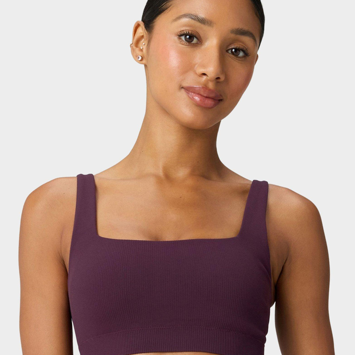 Fabletics Sleek Seamless Square Neck Low Impact Bra – JD Sports Philippines