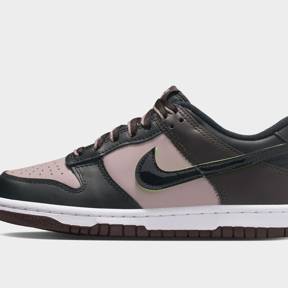 Nike Dunk Low SE Junior – JD Sports Philippines
